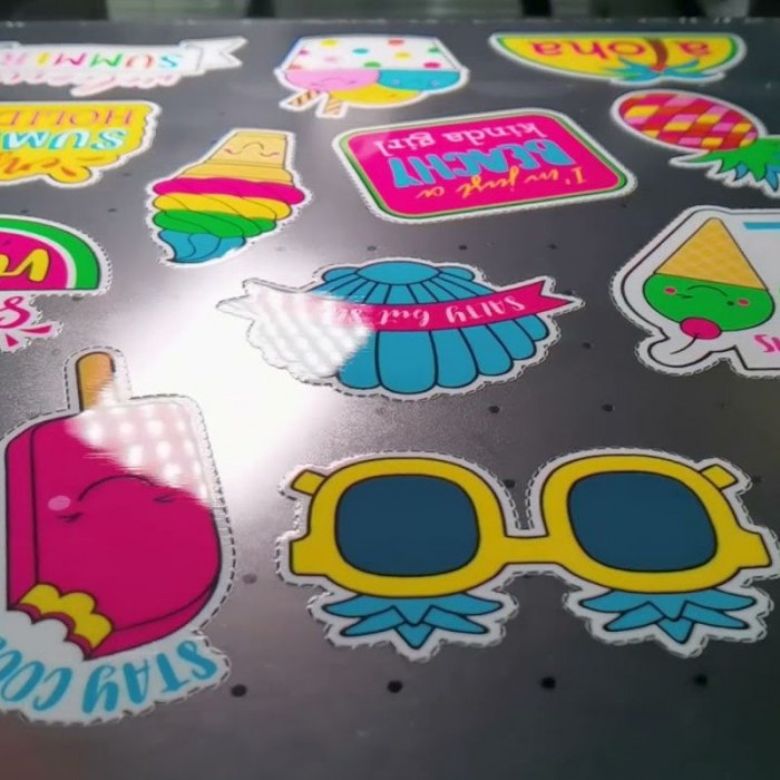 Servicio de impresión de stickers y pegatinas en UV-DTF (ancho 41 cm) - SEKAISA
